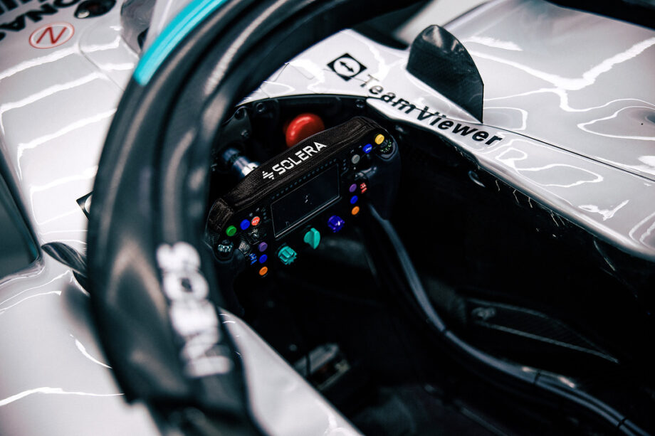 VIDEO: Mercedes explains how Formula 1 pedals work - Silver Arrows Net