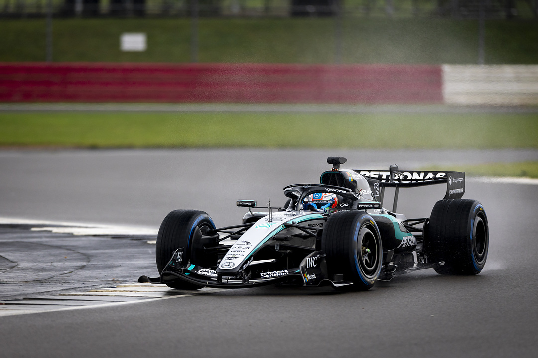 The Mercedes W17 makes its on track debut! - Silver Arrows Net